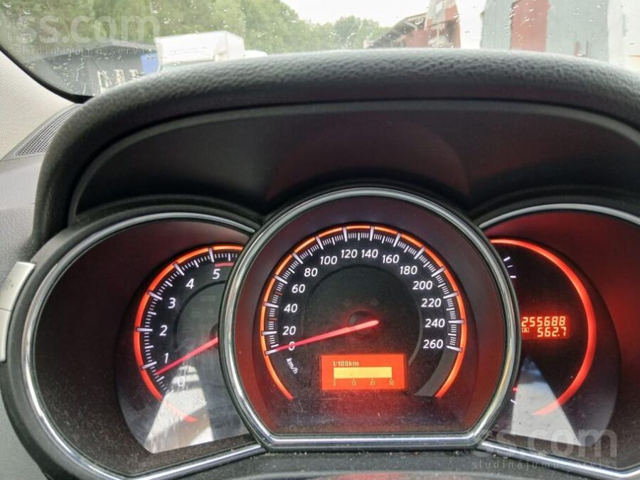 Balts Nissan Murano 2011 Rīga, ar dzinēja tilpumu 2.50 L un nobraukumu 0 tūkst. km par 5600 €, foto 18 vietnē AUTOMOTO.COM.LV
