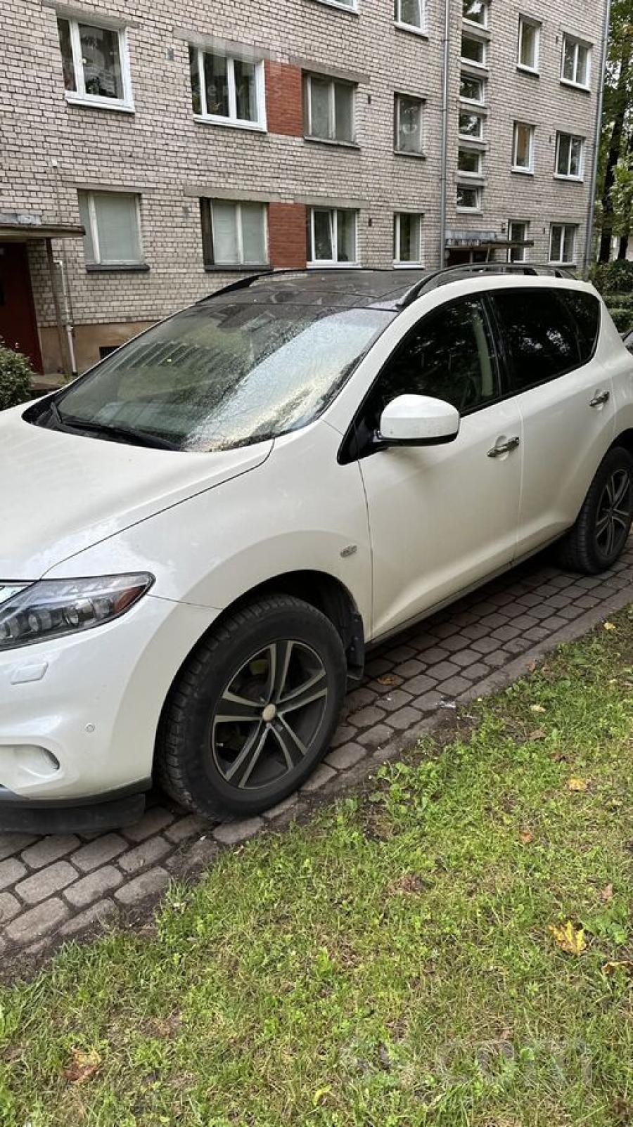Balts Nissan Murano 2015 Rīga, ar dzinēja tilpumu 2.50 L un nobraukumu 187 tūkst. km par 4000 €, foto 3 vietnē AUTOMOTO.COM.LV