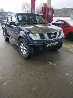 Black Nissan Navara 2006 in Klaipeda, with an engine capacity of 2.50 L and mileage of 94 thousand km for 4600 €, photo 4 on AUTOMOTO.COM.LV
