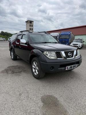 Melns Nissan Navara 2008 Panevēža, ar dzinēja tilpumu 2.50 L un nobraukumu 201 tūkst. km par 2500 €, foto  vietnē AUTOMOTO.COM.LV