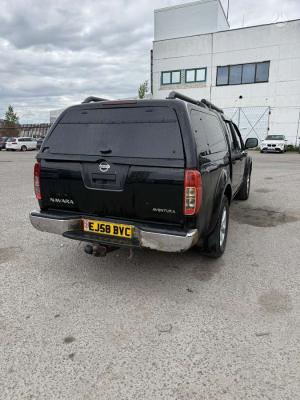Melns Nissan Navara 2008 Panevēža, ar dzinēja tilpumu 2.50 L un nobraukumu 201 tūkst. km par 2500 €, foto 5 vietnē AUTOMOTO.COM.LV