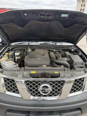 Melns Nissan Navara 2008 Panevēža, ar dzinēja tilpumu 2.50 L un nobraukumu 201 tūkst. km par 2500 €, foto 10 vietnē AUTOMOTO.COM.LV