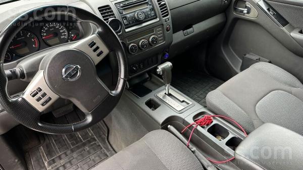 Melns Nissan Navara 2009 Rīga, ar dzinēja tilpumu 2.50 L un nobraukumu 239 tūkst. km par 6450 €, foto 6 vietnē AUTOMOTO.COM.LV