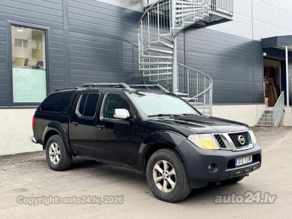 Black Nissan Navara 2011 in Tartu, with an engine capacity of 2.50 L and mileage of 369 thousand km for 6200 €, photo 1 on AUTOMOTO.COM.LV