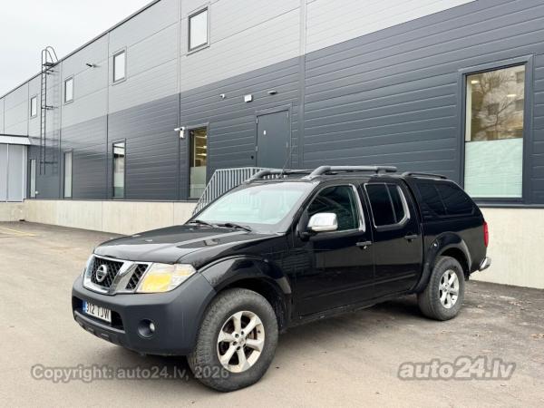 Black Nissan Navara 2011 in Tartu, with an engine capacity of 2.50 L and mileage of 369 thousand km for 6200 €, photo 2 on AUTOMOTO.COM.LV
