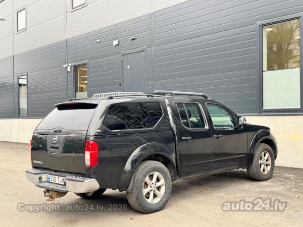 Black Nissan Navara 2011 in Tartu, with an engine capacity of 2.50 L and mileage of 369 thousand km for 6200 €, photo 4 on AUTOMOTO.COM.LV