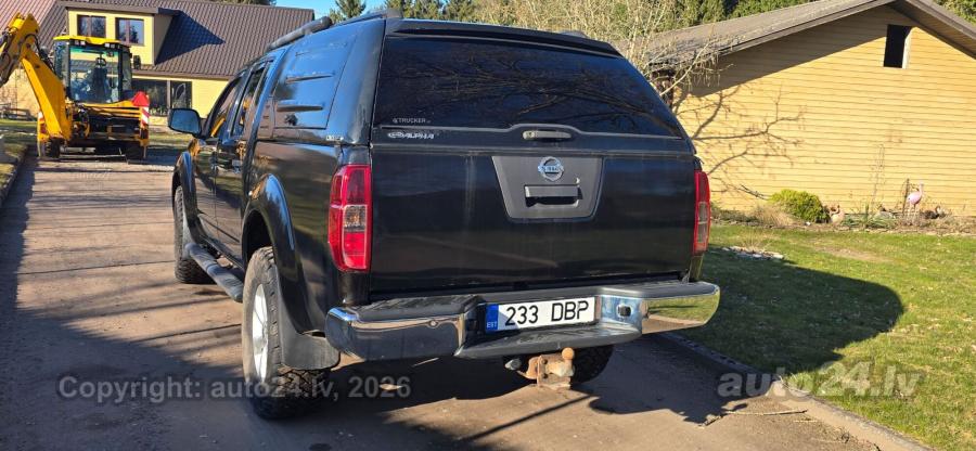 Melns Nissan Navara 2012 Tallina, ar dzinēja tilpumu 2.50 L un nobraukumu 366 tūkst. km par 8500 €, foto 4 vietnē AUTOMOTO.COM.LV