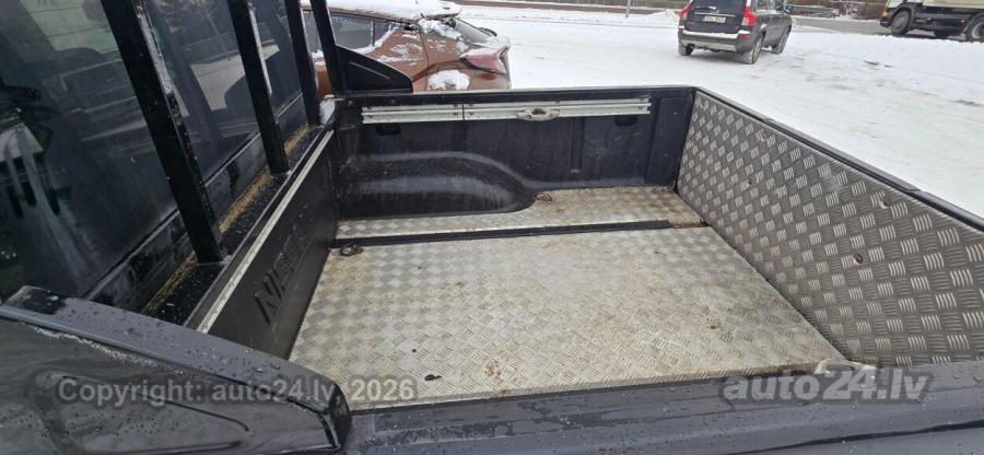 Melns Nissan Navara 2012 Tallina, ar dzinēja tilpumu 2.50 L un nobraukumu 366 tūkst. km par 8500 €, foto 9 vietnē AUTOMOTO.COM.LV