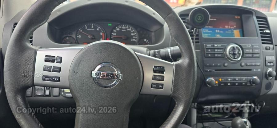 Melns Nissan Navara 2012 Tallina, ar dzinēja tilpumu 2.50 L un nobraukumu 366 tūkst. km par 8500 €, foto 12 vietnē AUTOMOTO.COM.LV