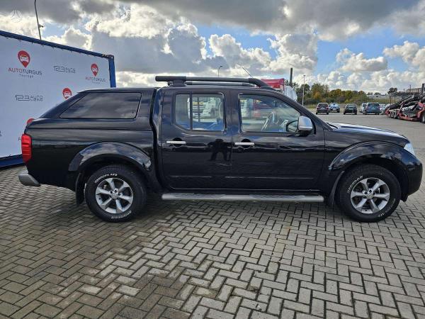 Melns Nissan Navara 2013 Tauragė, ar dzinēja tilpumu 25.00 L un nobraukumu 303 tūkst. km par 8900 €, foto 7 vietnē AUTOMOTO.COM.LV