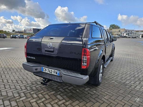 Melns Nissan Navara 2013 Tauragė, ar dzinēja tilpumu 25.00 L un nobraukumu 303 tūkst. km par 8900 €, foto 10 vietnē AUTOMOTO.COM.LV