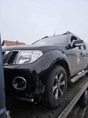 Black Nissan Navara 2015 in Anyksciai, with an engine capacity of 3.00 L and mileage of 131 thousand km for 8900 €, photo  on AUTOMOTO.COM.LV