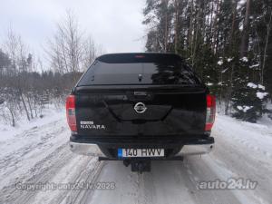 Black Nissan Navara 2016 in Tallinn, with an engine capacity of 2.30 L and mileage of 246 thousand km for 19000 €, photo 11 on AUTOMOTO.COM.LV