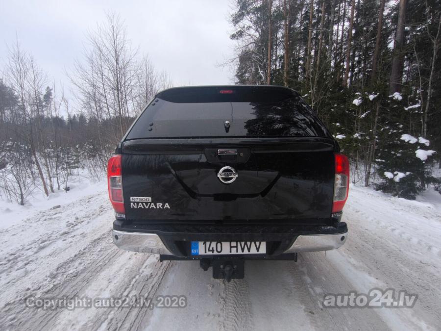 Black Nissan Navara 2016 in Tallinn, with an engine capacity of 2.30 L and mileage of 246 thousand km for 19000 €, photo 11 on AUTOMOTO.COM.LV