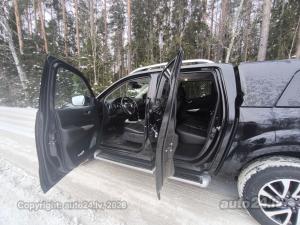 Black Nissan Navara 2016 in Tallinn, with an engine capacity of 2.30 L and mileage of 246 thousand km for 19000 €, photo 14 on AUTOMOTO.COM.LV