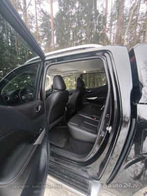 Black Nissan Navara 2016 in Tallinn, with an engine capacity of 2.30 L and mileage of 246 thousand km for 19000 €, photo 16 on AUTOMOTO.COM.LV