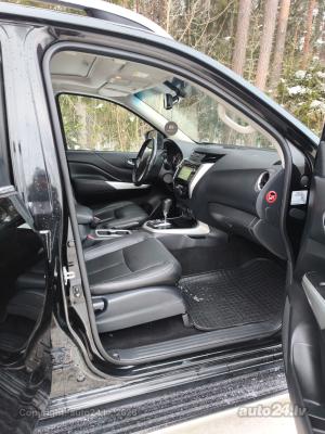 Black Nissan Navara 2016 in Tallinn, with an engine capacity of 2.30 L and mileage of 246 thousand km for 19000 €, photo 19 on AUTOMOTO.COM.LV