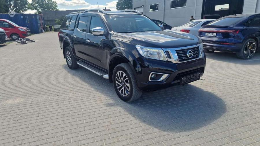 Black Nissan Navara 2016 in Siauliai, with an engine capacity of 2.30 L and mileage of 267 thousand km for 14500 €, photo 1 on AUTOMOTO.COM.LV