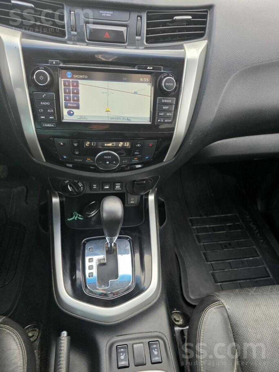 Black Nissan Navara 2017 in Cesis, with an engine capacity of 2.30 L and mileage of 214 thousand km for 17787 €, photo 7 on AUTOMOTO.COM.LV