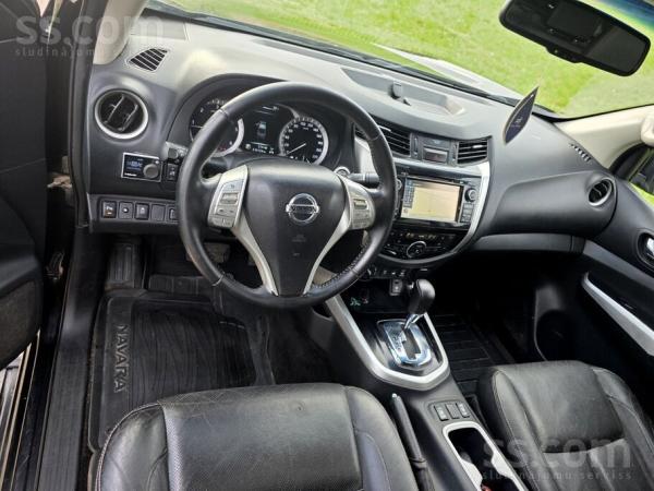 Black Nissan Navara 2017 in Cesis, with an engine capacity of 2.30 L and mileage of 214 thousand km for 17787 €, photo 10 on AUTOMOTO.COM.LV