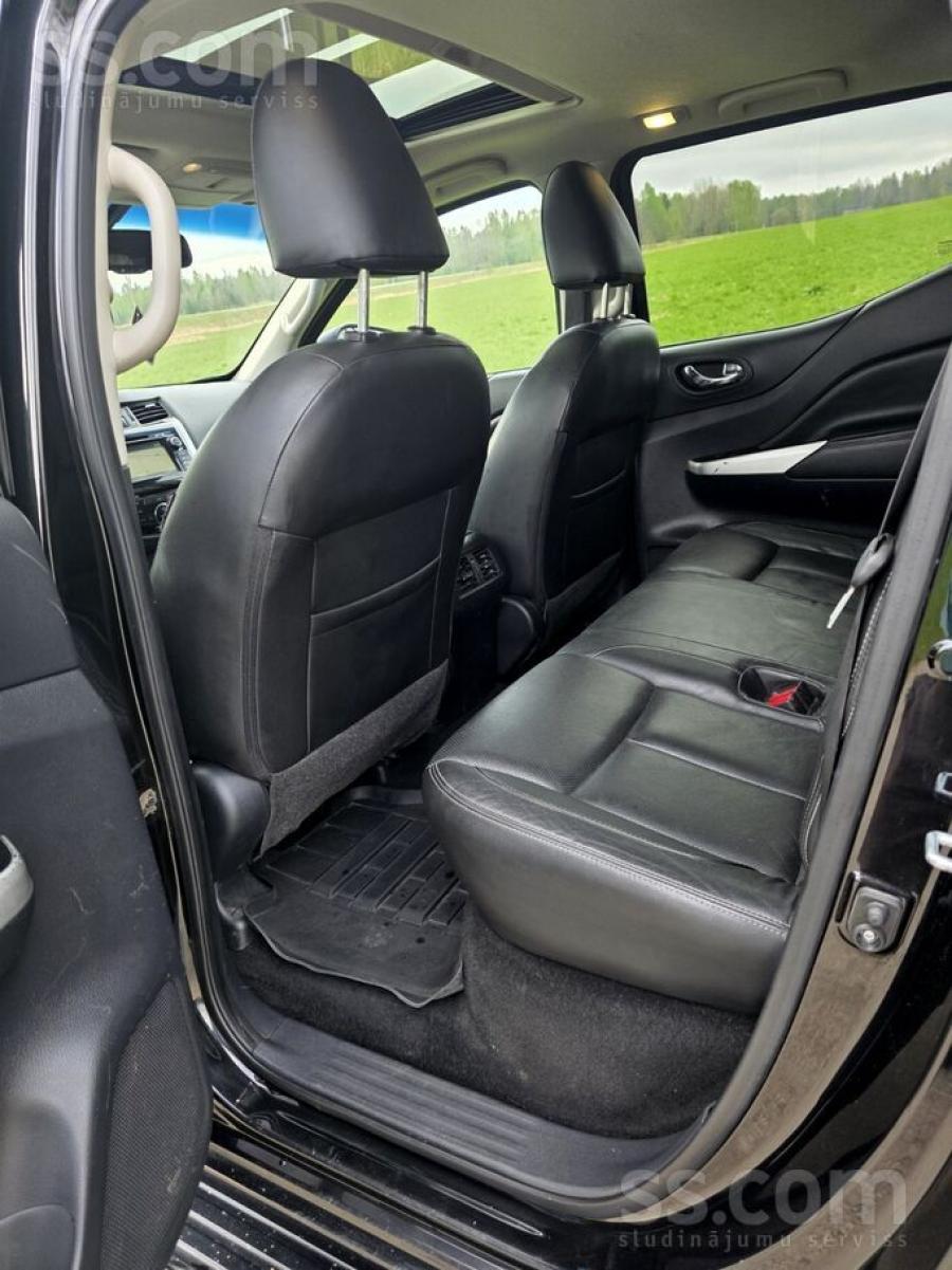 Black Nissan Navara 2017 in Cesis, with an engine capacity of 2.30 L and mileage of 214 thousand km for 17787 €, photo 12 on AUTOMOTO.COM.LV