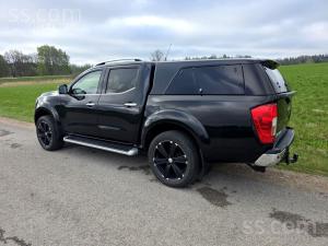 Black Nissan Navara 2017 in Cesis, with an engine capacity of 2.30 L and mileage of 214 thousand km for 17787 €, photo 14 on AUTOMOTO.COM.LV