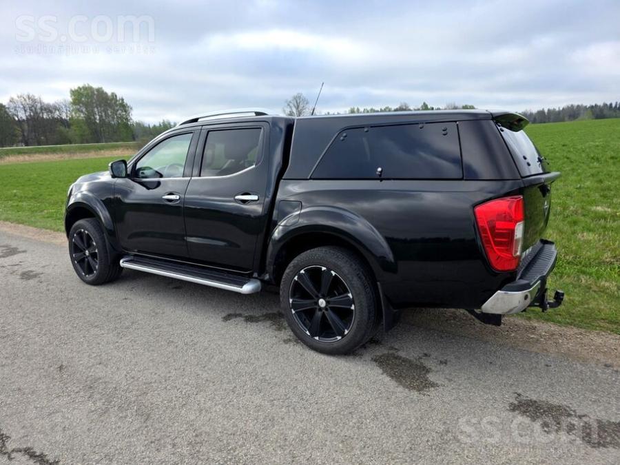 Black Nissan Navara 2017 in Cesis, with an engine capacity of 2.30 L and mileage of 214 thousand km for 17787 €, photo 14 on AUTOMOTO.COM.LV