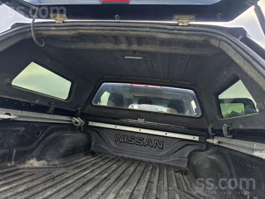 Black Nissan Navara 2017 in Cesis, with an engine capacity of 2.30 L and mileage of 214 thousand km for 17787 €, photo 16 on AUTOMOTO.COM.LV