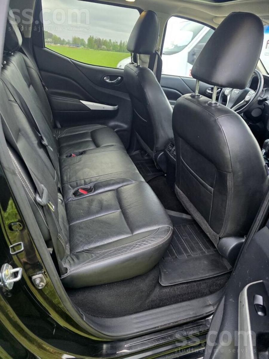 Black Nissan Navara 2017 in Cesis, with an engine capacity of 2.30 L and mileage of 214 thousand km for 17787 €, photo 17 on AUTOMOTO.COM.LV