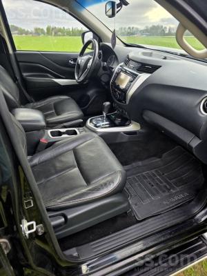 Black Nissan Navara 2017 in Cesis, with an engine capacity of 2.30 L and mileage of 214 thousand km for 17787 €, photo 18 on AUTOMOTO.COM.LV