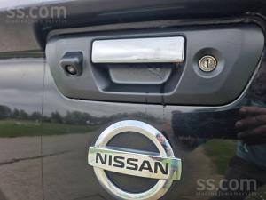 Black Nissan Navara 2017 in Cesis, with an engine capacity of 2.30 L and mileage of 214 thousand km for 17787 €, photo 20 on AUTOMOTO.COM.LV