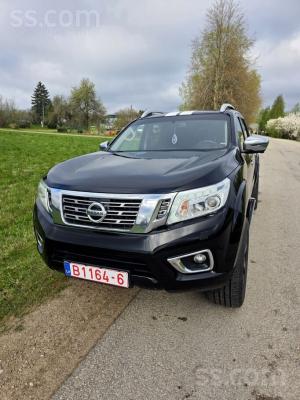 Black Nissan Navara 2017 in Cesis, with an engine capacity of 2.30 L and mileage of 214 thousand km for 17787 €, photo 23 on AUTOMOTO.COM.LV