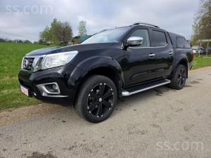 Black Nissan Navara 2017 in Cesis, with an engine capacity of 2.30 L and mileage of 214 thousand km for 17787 €, photo 26 on AUTOMOTO.COM.LV