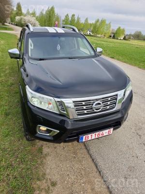 Black Nissan Navara 2017 in Cesis, with an engine capacity of 2.30 L and mileage of 214 thousand km for 17787 €, photo 27 on AUTOMOTO.COM.LV
