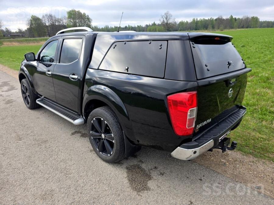 Black Nissan Navara 2017 in Cesis, with an engine capacity of 2.30 L and mileage of 214 thousand km for 17787 €, photo 30 on AUTOMOTO.COM.LV