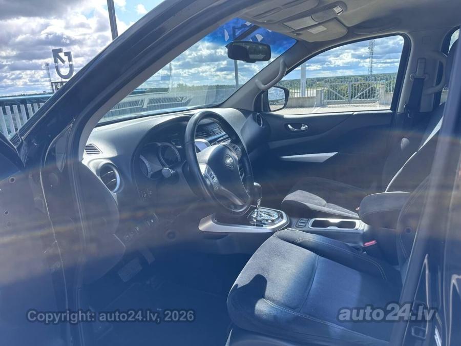 Melns Nissan Navara 2017 Tallina, ar dzinēja tilpumu 2.30 L un nobraukumu 294 tūkst. km par 12990 €, foto 12 vietnē AUTOMOTO.COM.LV