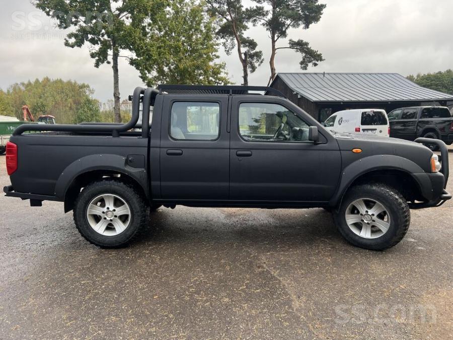 Melns Nissan Navara 2003 Kuldīga, ar dzinēja tilpumu 2.50 L un nobraukumu 0 tūkst. km par 9500 €, foto 4 vietnē AUTOMOTO.COM.LV