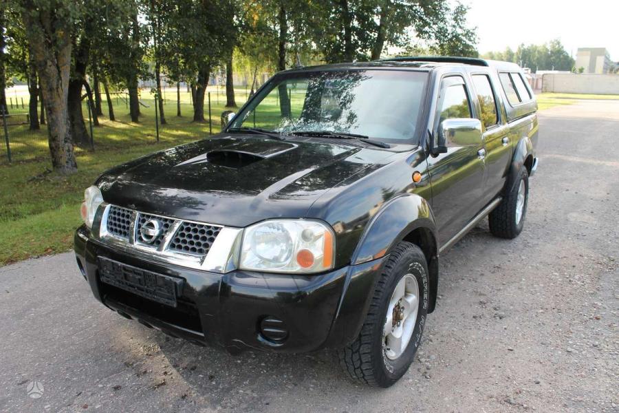 Black Nissan Navara 2004 in Prienai, with an engine capacity of 2.50 L and mileage of 300 thousand km for 3800 €, photo 1 on AUTOMOTO.COM.LV