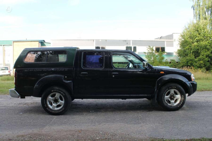 Black Nissan Navara 2004 in Prienai, with an engine capacity of 2.50 L and mileage of 300 thousand km for 3800 €, photo 4 on AUTOMOTO.COM.LV