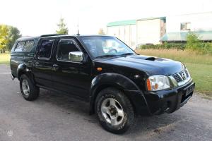 Black Nissan Navara 2004 in Prienai, with an engine capacity of 2.50 L and mileage of 300 thousand km for 3800 €, photo 5 on AUTOMOTO.COM.LV