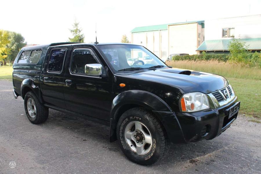 Black Nissan Navara 2004 in Prienai, with an engine capacity of 2.50 L and mileage of 300 thousand km for 3800 €, photo 5 on AUTOMOTO.COM.LV
