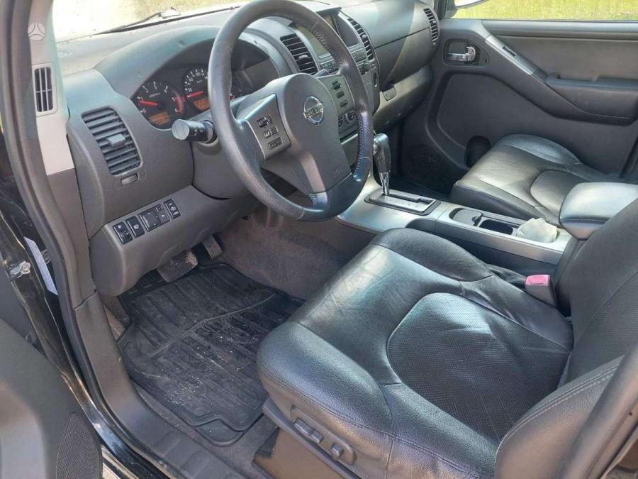Melns Nissan Navara 2006 Molėtai, ar dzinēja tilpumu 2.50 L un nobraukumu 281 tūkst. km par 6800 €, foto 9 vietnē AUTOMOTO.COM.LV