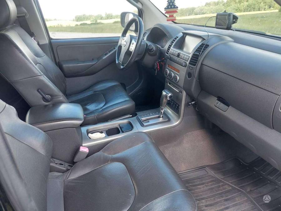 Melns Nissan Navara 2006 Molėtai, ar dzinēja tilpumu 2.50 L un nobraukumu 281 tūkst. km par 6800 €, foto 11 vietnē AUTOMOTO.COM.LV