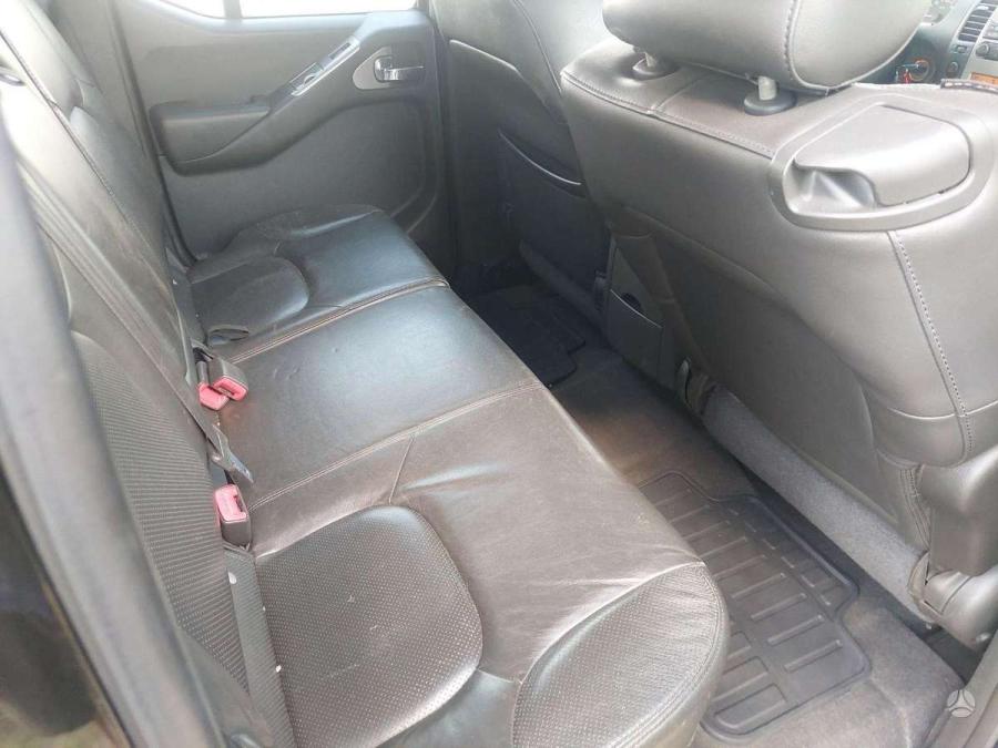 Melns Nissan Navara 2006 Molėtai, ar dzinēja tilpumu 2.50 L un nobraukumu 281 tūkst. km par 6800 €, foto 12 vietnē AUTOMOTO.COM.LV