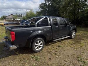 Melns Nissan Navara 2006 Pasvalys, ar dzinēja tilpumu 2.50 L un nobraukumu 300 tūkst. km par 4300 €, foto 3 vietnē AUTOMOTO.COM.LV