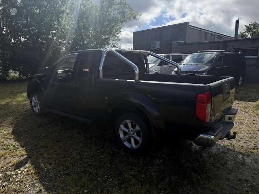 Melns Nissan Navara 2006 Pasvalys, ar dzinēja tilpumu 2.50 L un nobraukumu 300 tūkst. km par 4300 €, foto 5 vietnē AUTOMOTO.COM.LV