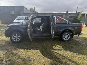 Melns Nissan Navara 2006 Pasvalys, ar dzinēja tilpumu 2.50 L un nobraukumu 300 tūkst. km par 4300 €, foto 6 vietnē AUTOMOTO.COM.LV