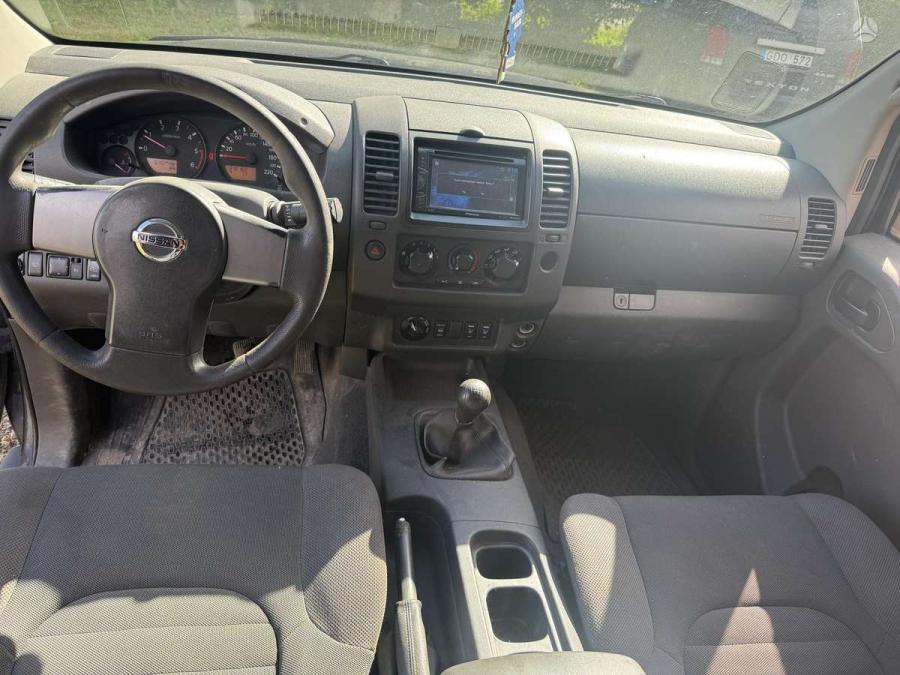 Melns Nissan Navara 2006 Pasvalys, ar dzinēja tilpumu 2.50 L un nobraukumu 300 tūkst. km par 4300 €, foto 9 vietnē AUTOMOTO.COM.LV