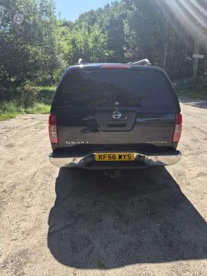 Black Nissan Navara 2006 in Vievis, with an engine capacity of 2.50 L and mileage of 170 thousand km for 3150 €, photo 4 on AUTOMOTO.COM.LV