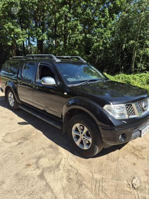 Black Nissan Navara 2006 in Vievis, with an engine capacity of 2.50 L and mileage of 170 thousand km for 3150 €, photo 7 on AUTOMOTO.COM.LV